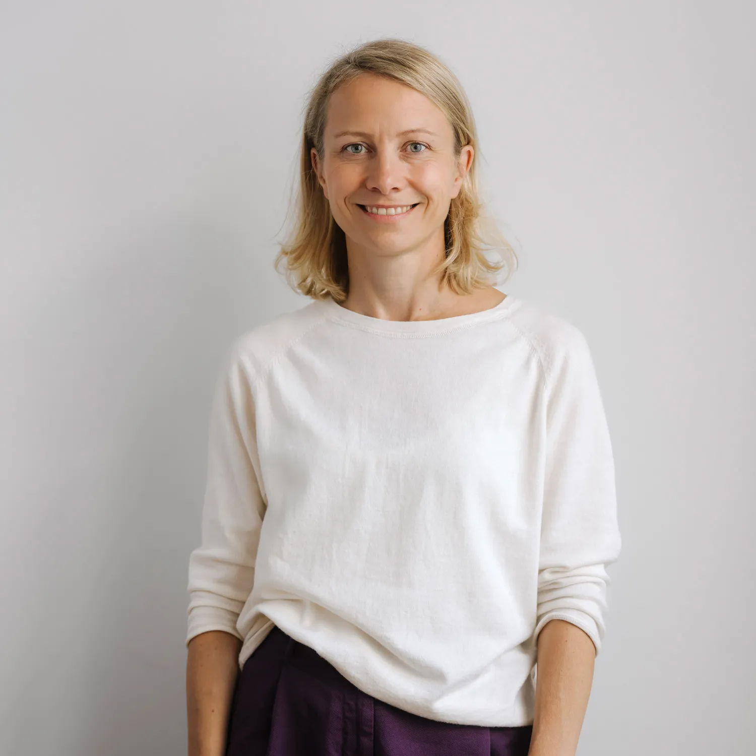 Isabella Hermann-Schoen - Round2 Capital